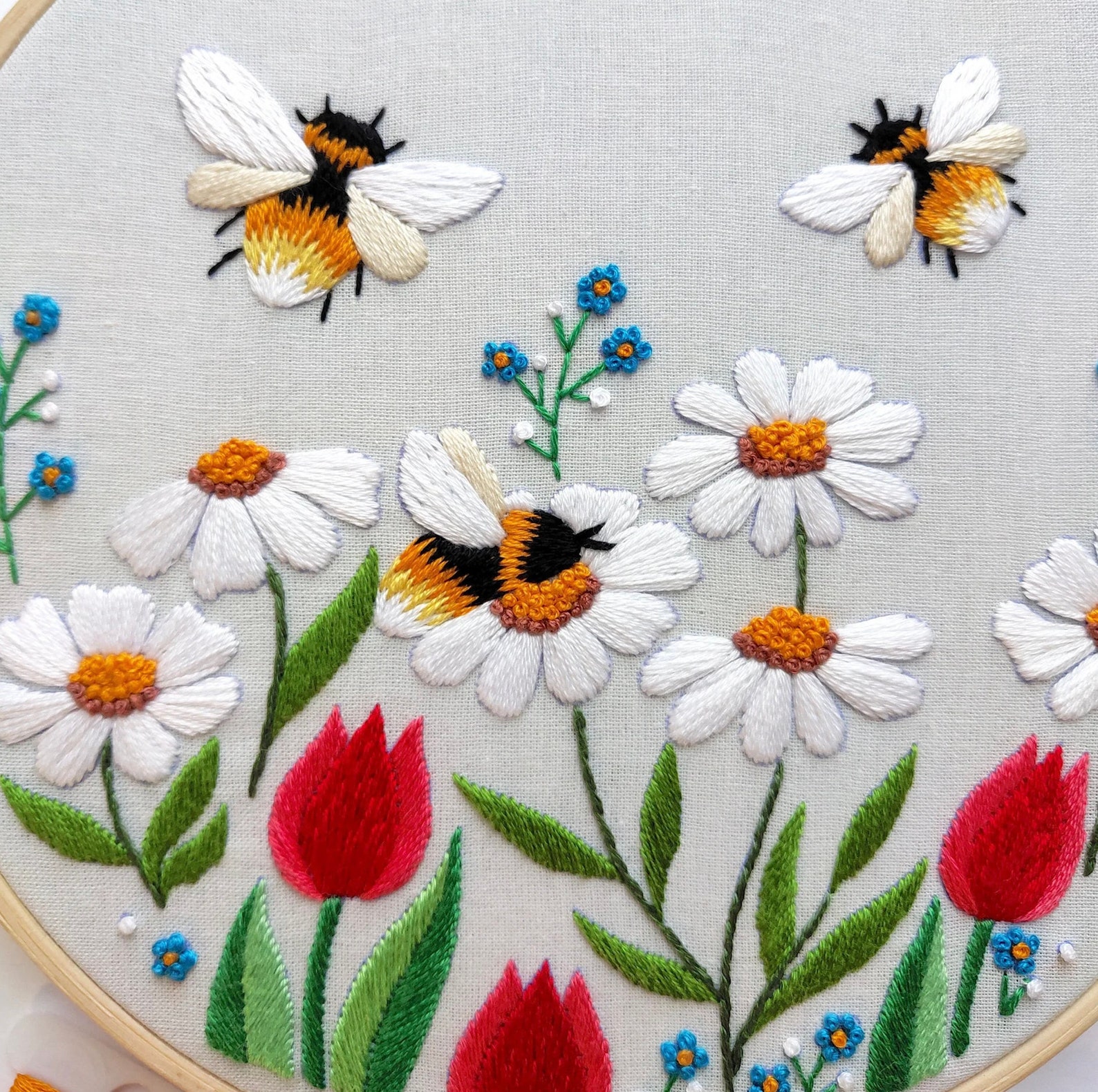 Busy Bees Hand Embroidery Pattern + Complete Video Course | Digital ...