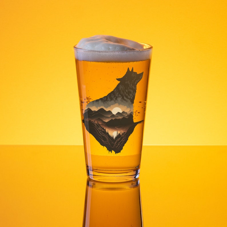 Wolf Beer Glass, Nature Forest Pint Glass, Beer Lover Gifts for Men and ...