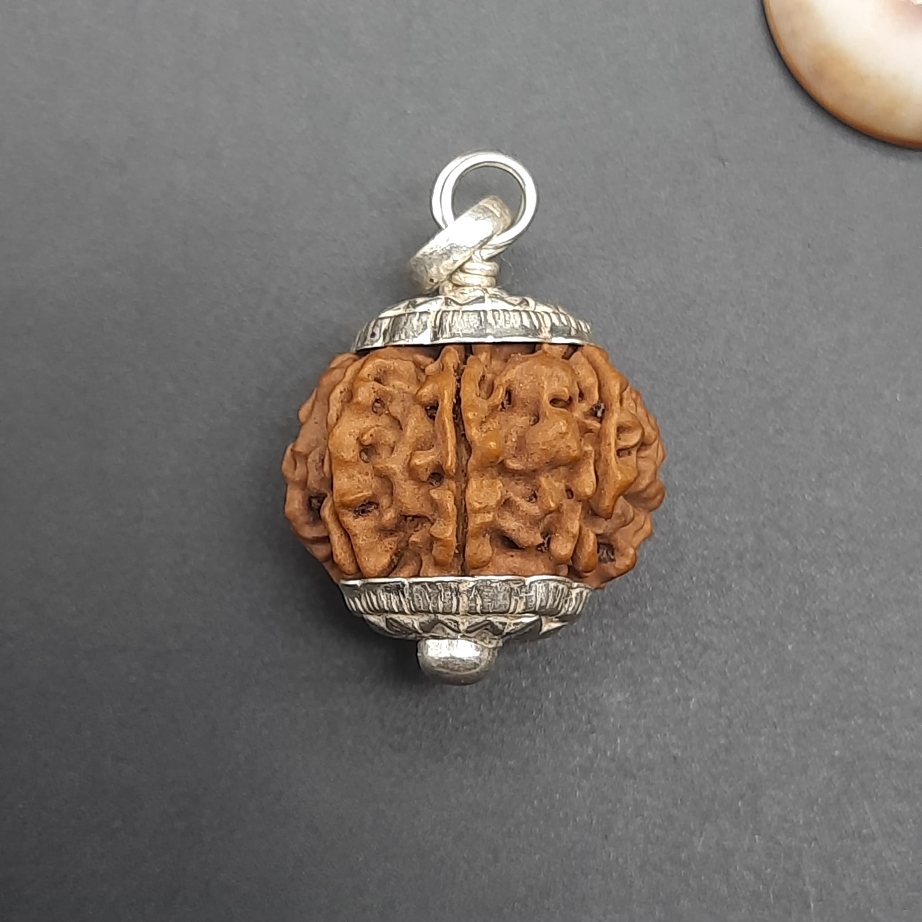 8 Mukhi / Eight Face Nepal Rudraksha With Pure Silver Pendent 22-23 Mm ...