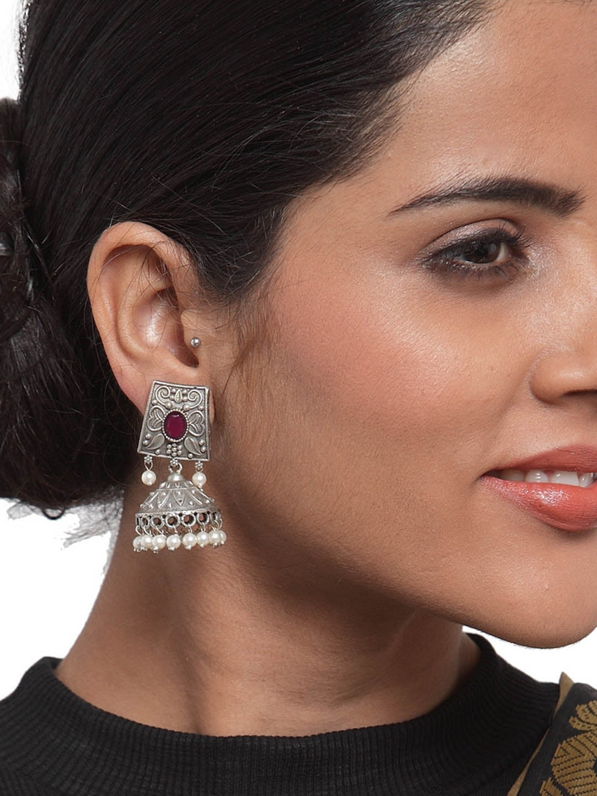 Amber Rising's Instagram, Twitter & Facebook on IDCrawl