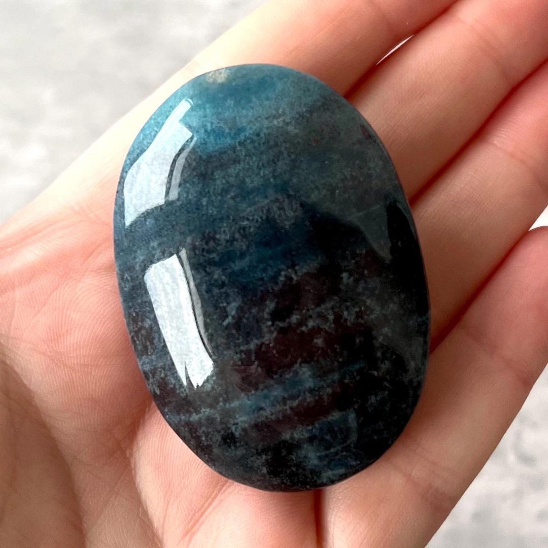 TROLLEITE Palm Stone 84g | Natural Genuine Crystals | Hand-picked | AU ...
