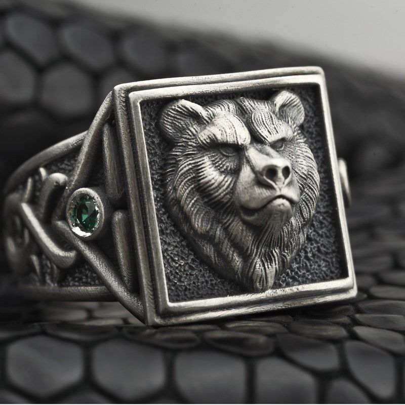 Bear Signet Ring - Etsy