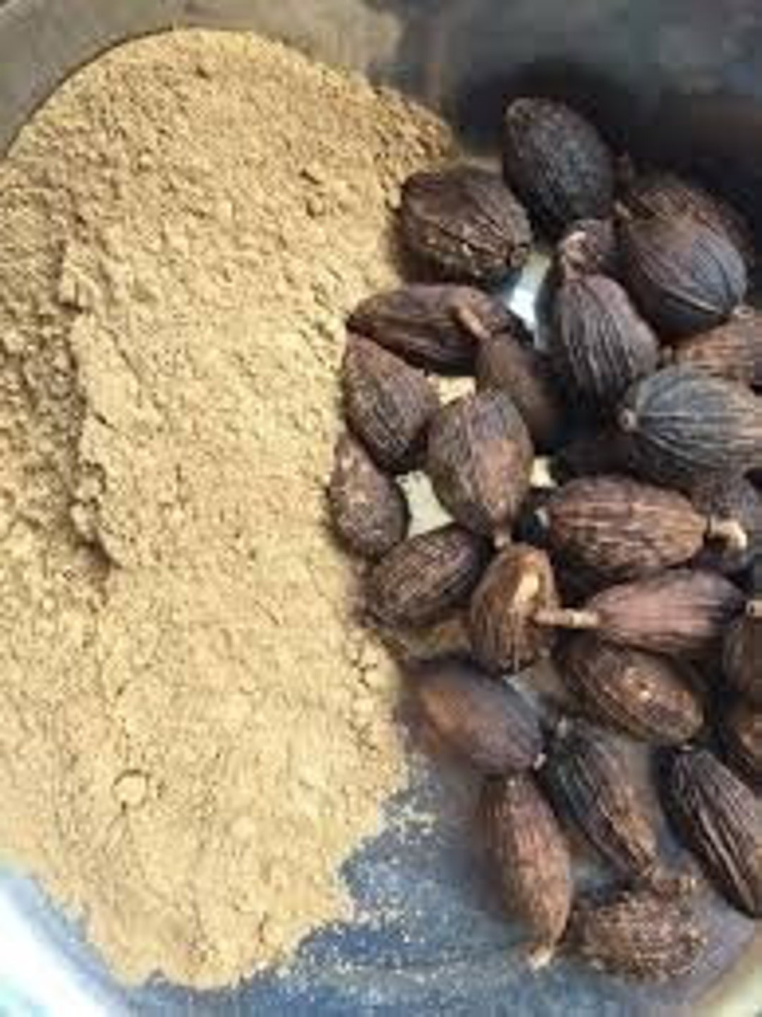 Organic BLACK CARDAMOM - Organic Badi Elaichi - Ground BLACK Cardamom ...