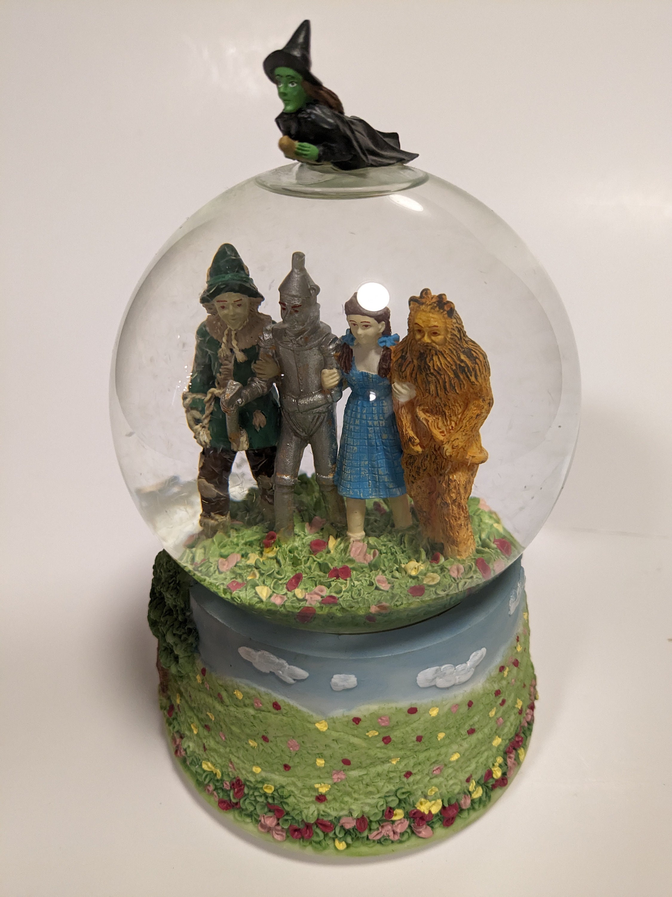 Wizard Oz Snow Sculpture
