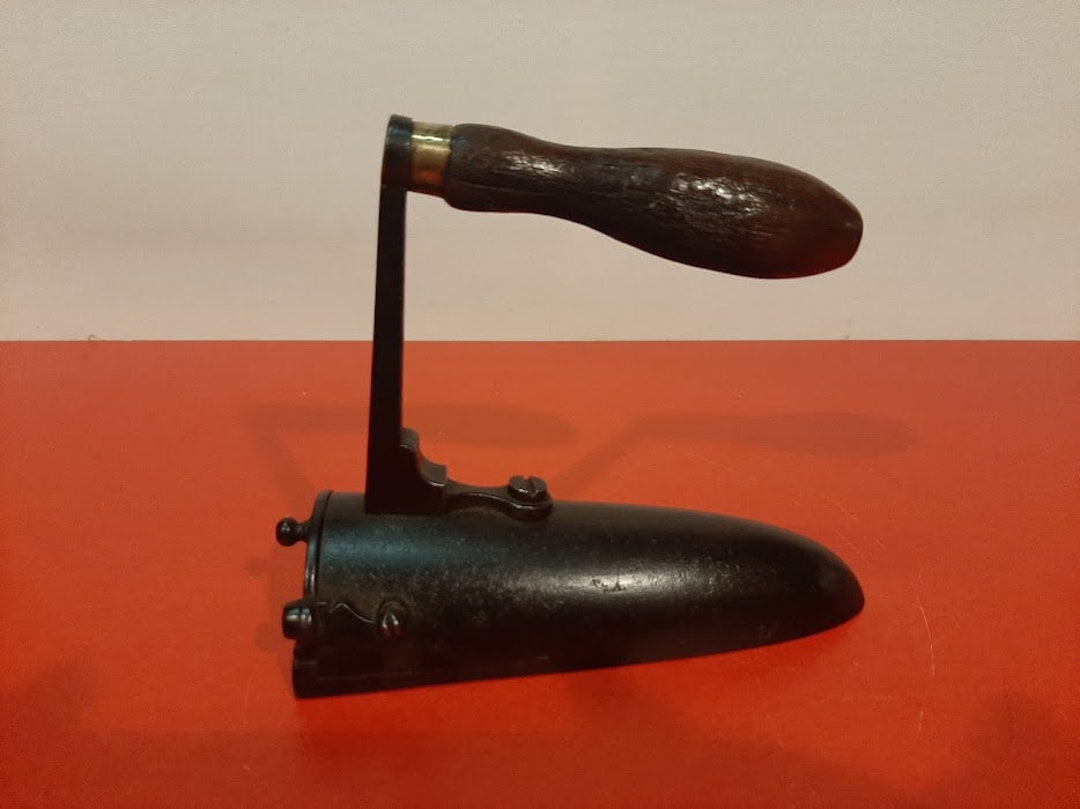 Klein Model Ossetong Handgesmeed 19e Eeuws - Etsy