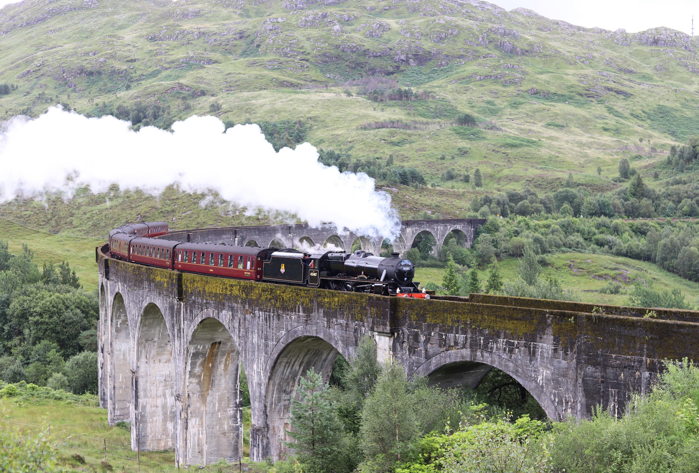 Glenfinnan Viaduct, Jacobite Steam Train Express, Arch Bridge, Scotland ...