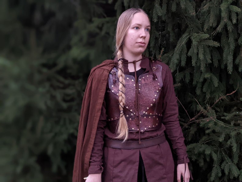 Elgr Leather Chest Armor, Shield Maiden Viking Armor, Woman's Medieval ...
