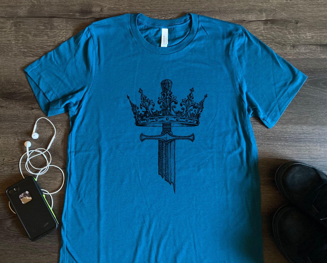 Broken King, Royal Sword Crowned Longsword Medieval Blade Tshirt Gift ...