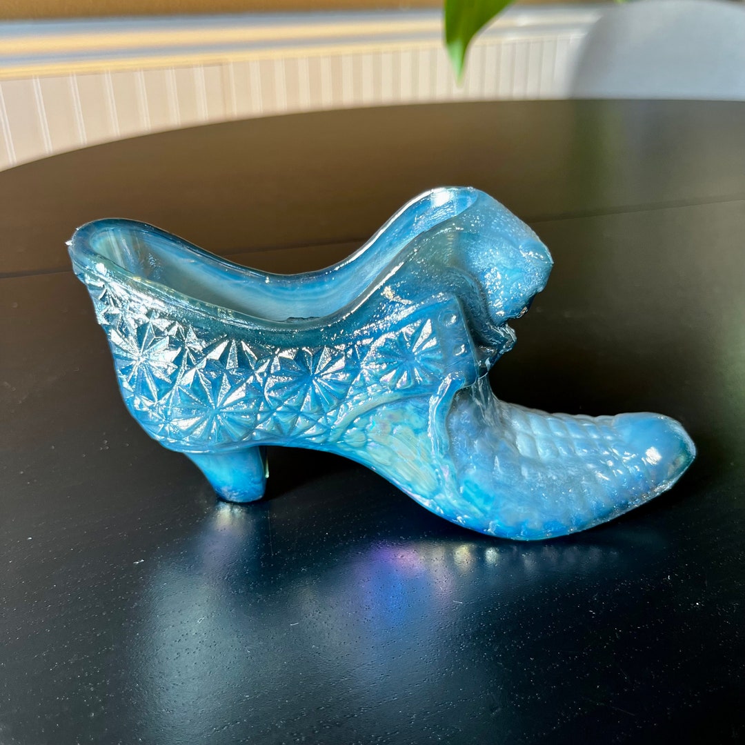 Boyd Crystal Art Glass Daisy Button Cat Slipper Silver Carnival Glass ...
