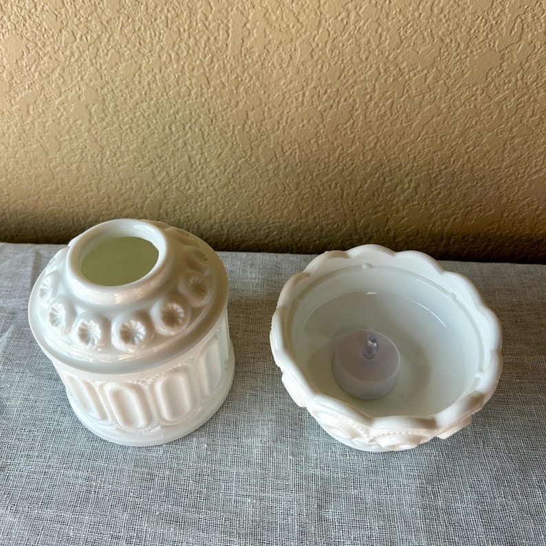 L.E. Smith Moon & Star Fairy Lamp – Milk Glass – Weishar Glass USA - Etsy