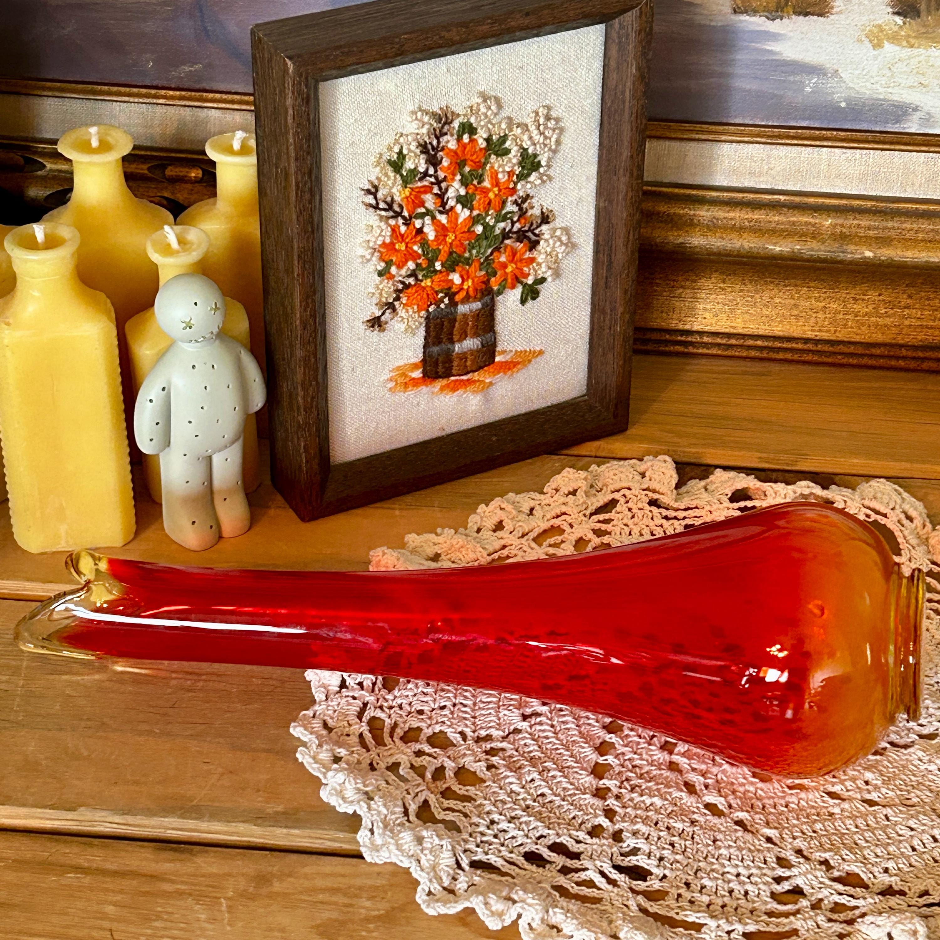 L.E. Smith Glass Smoothie Bud Vase - Amberina Pedestal Vase - Mid ...