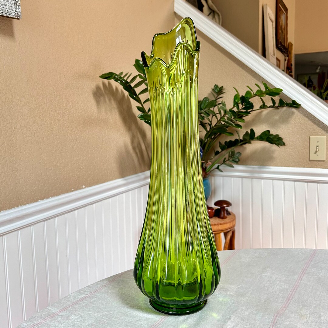 Vintage L.E. Smith 20” Green Simplicity Ribbed Swung Glass Vase Fat ...