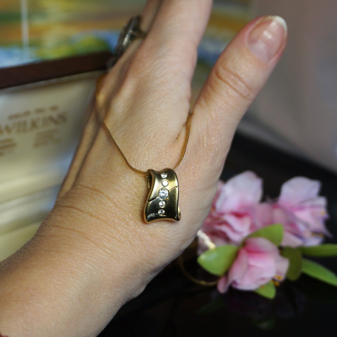 Vintage 8kt Gold Gold Clip, Lovely Affordable Gift, Clip on Chain ...