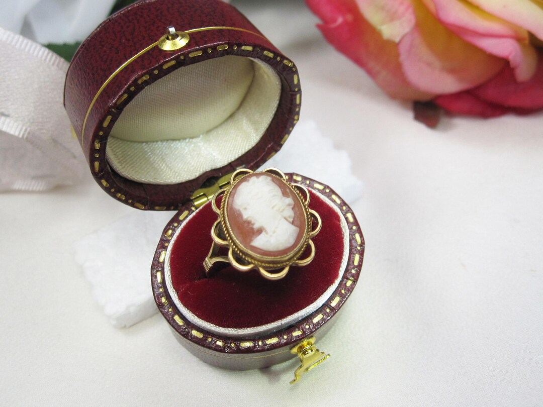 Se vende anillo victoriano de oro amarillo con camafeo de perfil ...