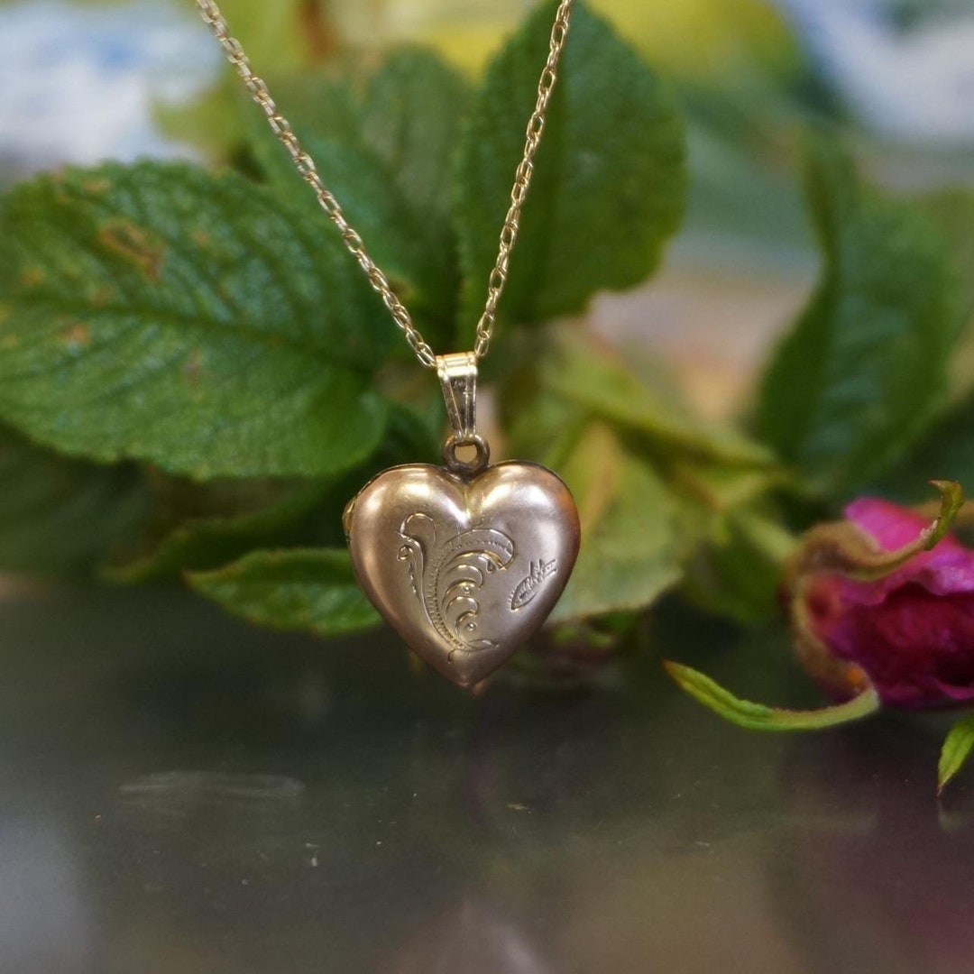 Victorian 9kt Gold Locket Pendant With Swirls Engraving, 2 Sides ...