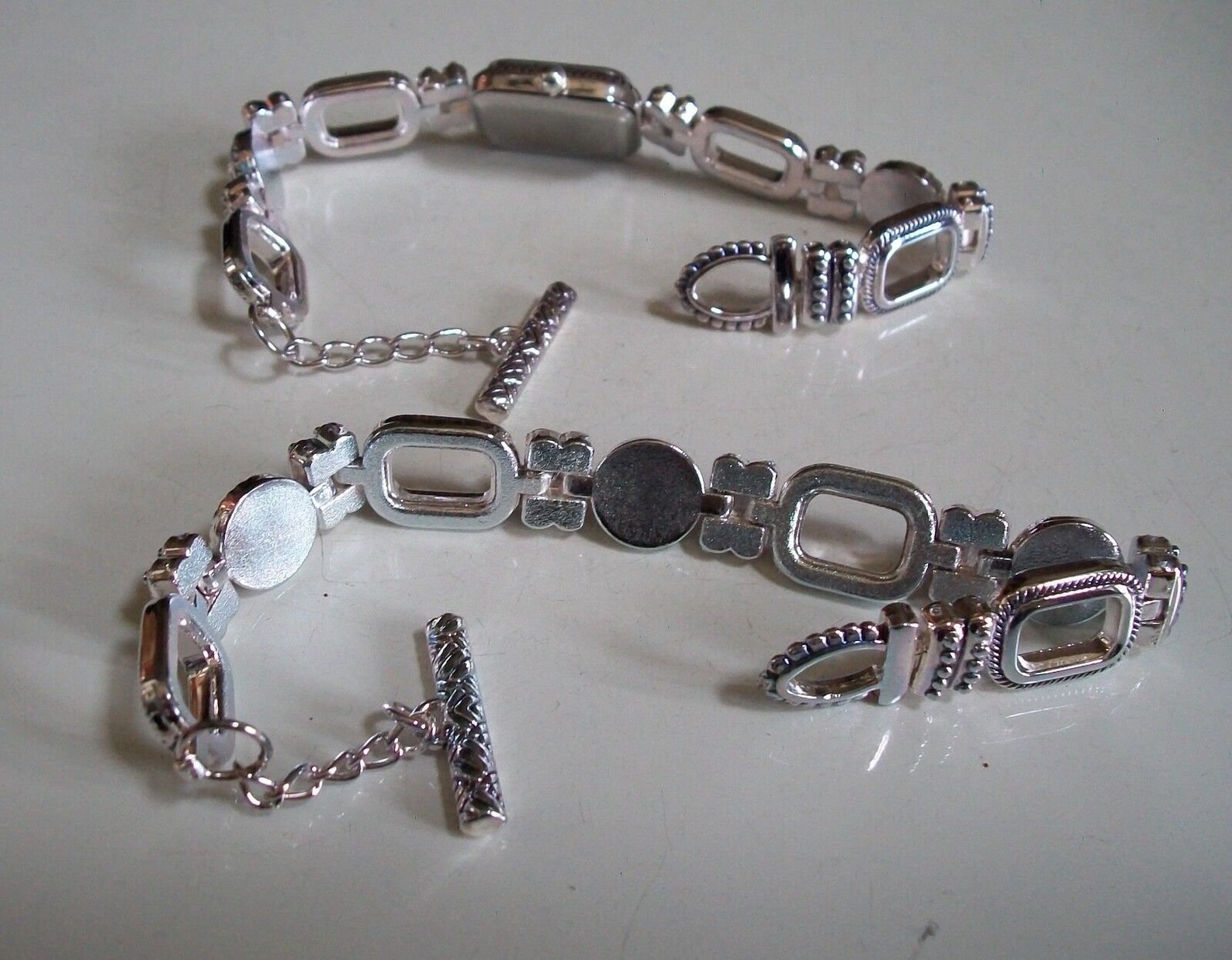 Women's Geneva Number Dial Fashion Toggle Closure Watch & Bracelet Set ...