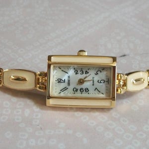 Women's Round, Square, Rectangle, Oval Beige, Black, Red, Pink ...