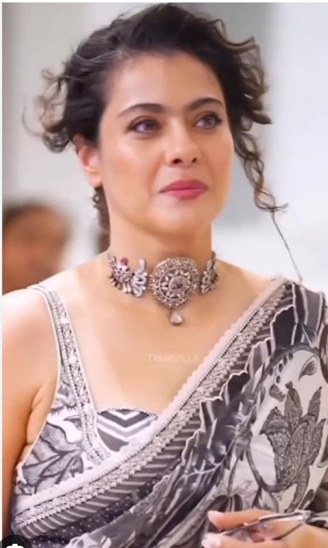 Kajol Devgan Black and White Floral Print With Intricate Patterns Saree ...