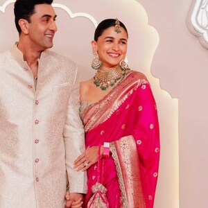 Alia Bhatt Pink Color Zari Border With Hand Work Golden Blouse - Etsy