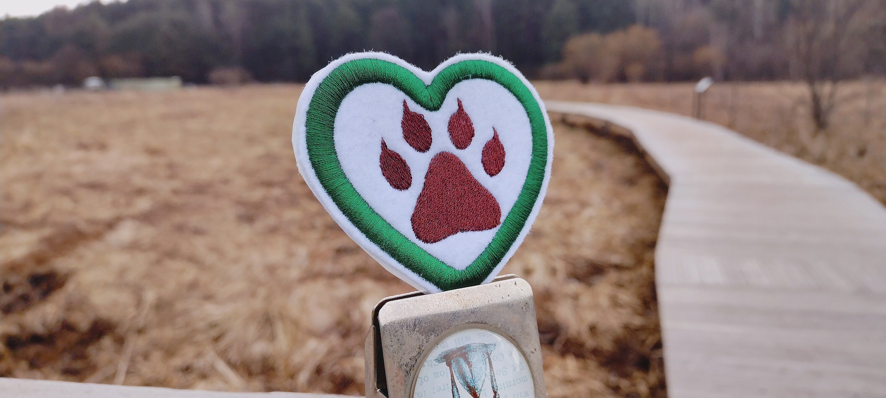 Dog Wolf Paw Inside Heart Iron-on Sew-on Embroidered Patch Application ...