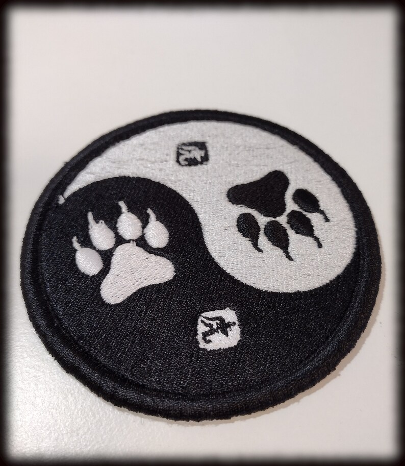 YIN YANG Dog Wolf Paw Meditation Yoga Embroidered Patch Philosophy Gift ...
