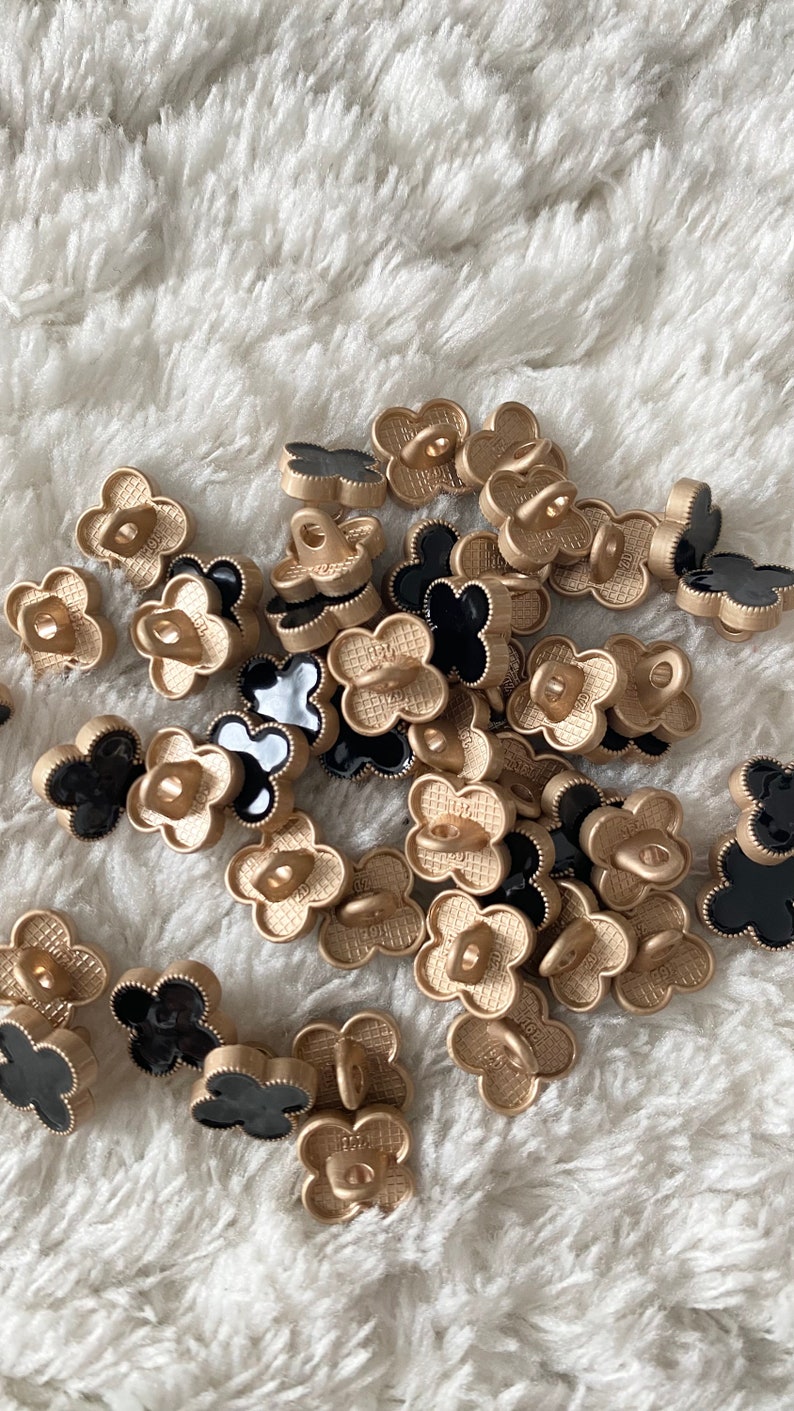 11mm Elegant Black White Minimalist Cute Clover Leaf Metal Shank Sewing ...