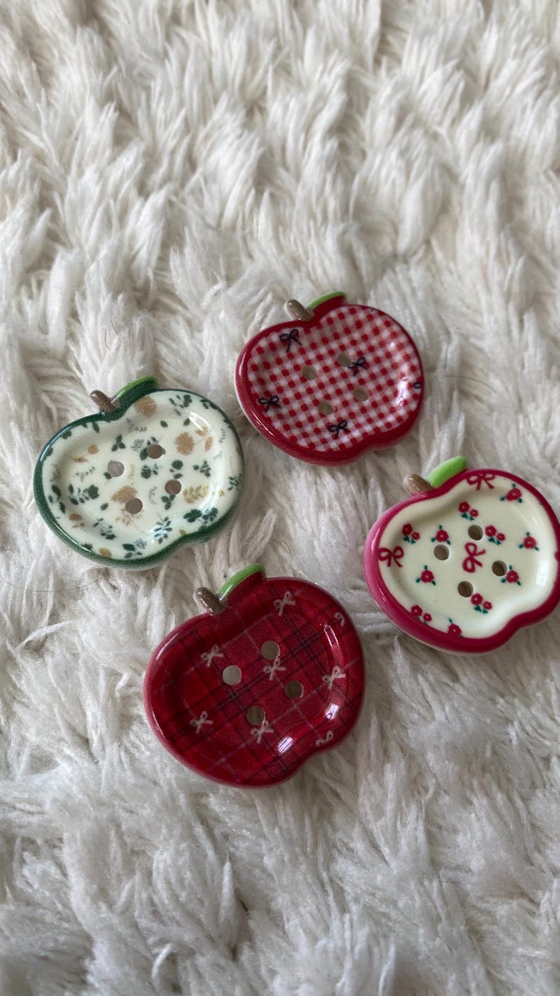 Kids Girls Cute Colorful Green Red Apple 4 Holes Sewing Buttons DIY ...
