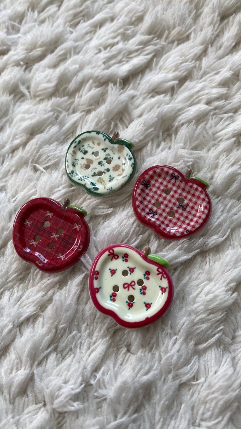 Kids Girls Cute Colorful Green Red Apple 4 Holes Sewing Buttons DIY ...