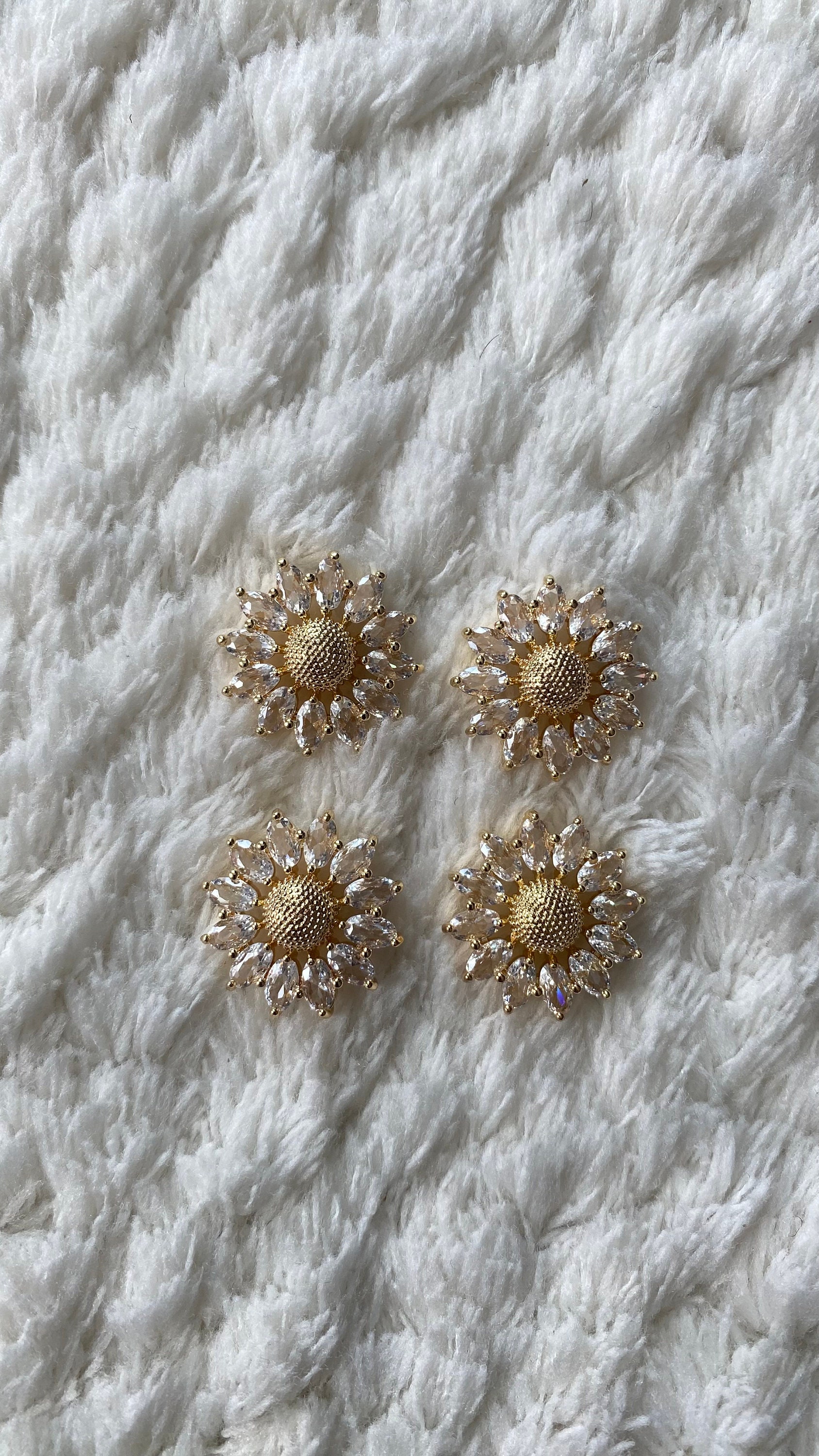 19mm Women Elegant Gold Sunflower Zirconia With Rhinestone Blouse Shank ...