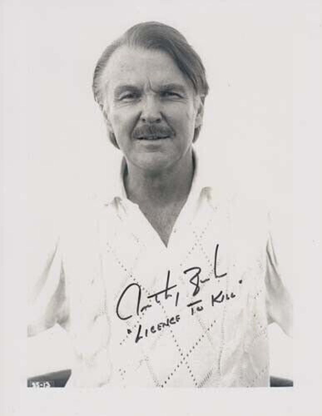 Anthony Zerbe as Milton Krest in James Bond 007 Licence to Kill 1989 ...