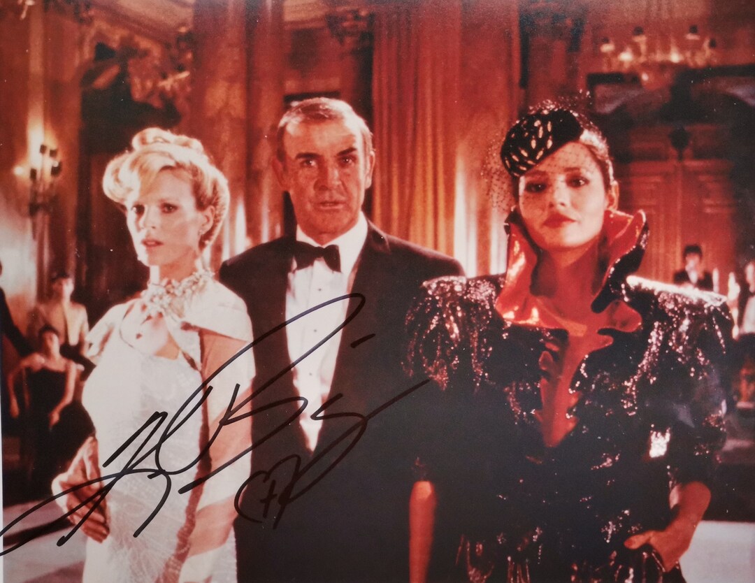 Kim Basinger as Domino Petachi in James Bond 007 Never Say Never Again ...