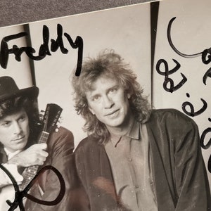 Hooters, Autograph, Band Signed on Photo, - Etsy