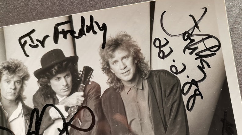 Hooters Autograph Band Signed on Photo - Etsy