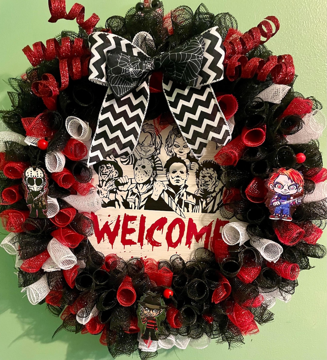 Welcome Horror Wreath - Etsy
