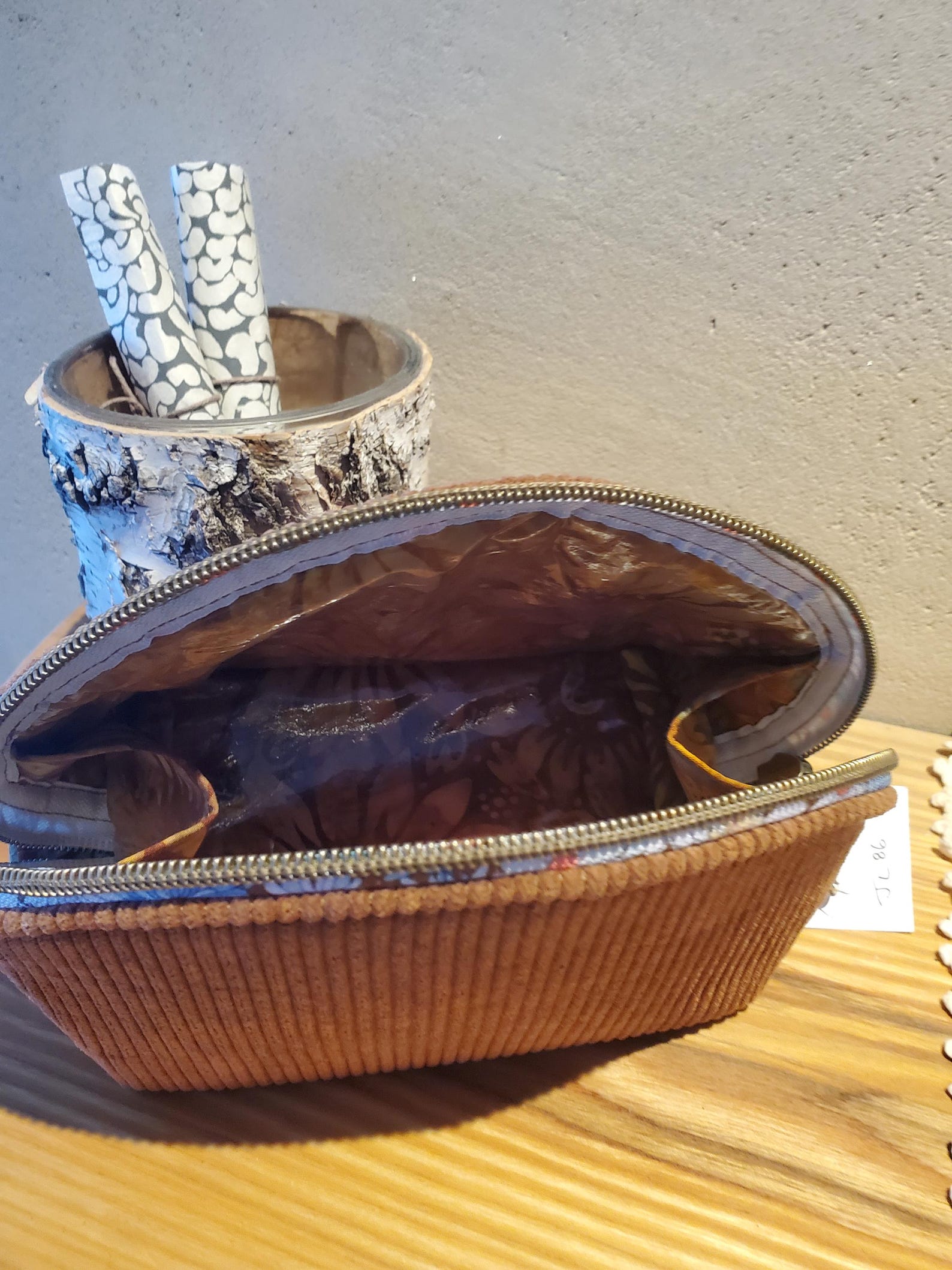 Clam Up-zippered Pouch Medium - Etsy