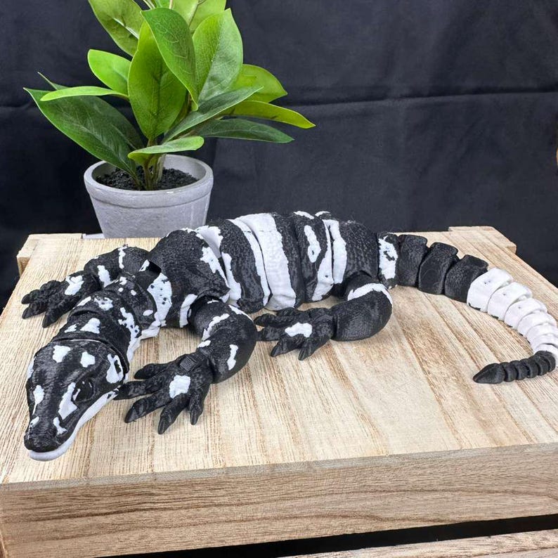 3D Printed Articulating Water Monitor Lizard - Realistic Reptile Decor ...