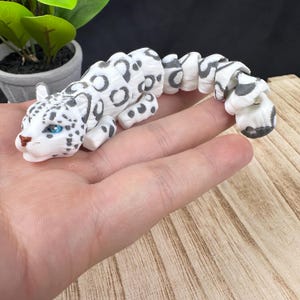 3D Printed Articulating Snow Leopards - Custom Sizing - Keychain Option ...