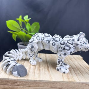 3D Printed Articulating Snow Leopards - Custom Sizing - Keychain Option ...