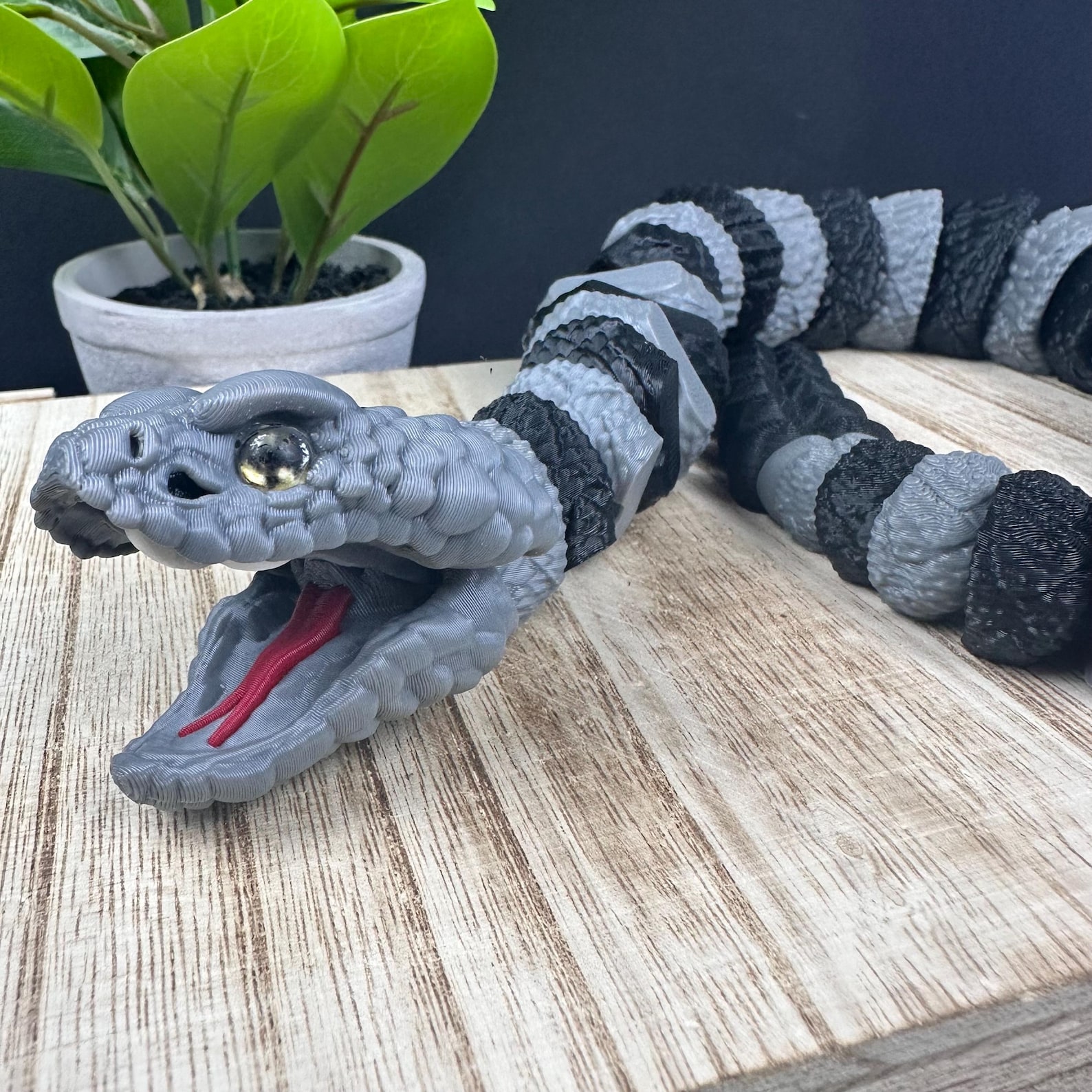 Articulating 3D Printed Rattlesnake - Retractable Fangs - Working ...