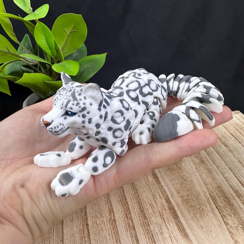 3D Printed Articulating Snow Leopards - Custom Sizing - Keychain Option ...
