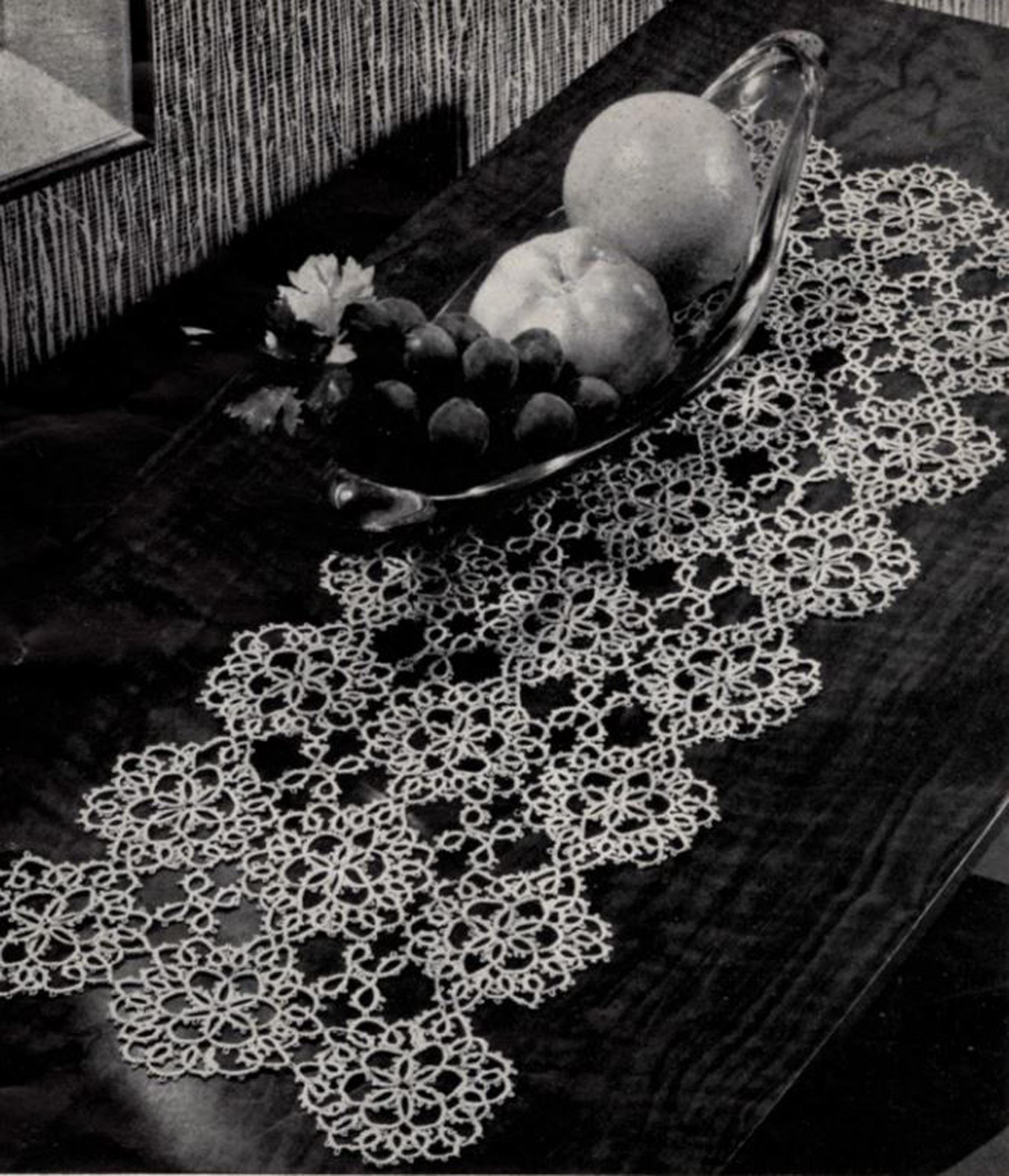 1960s Tatted Lace Motif Table Runner Centerpiece Tatting Pattern ...