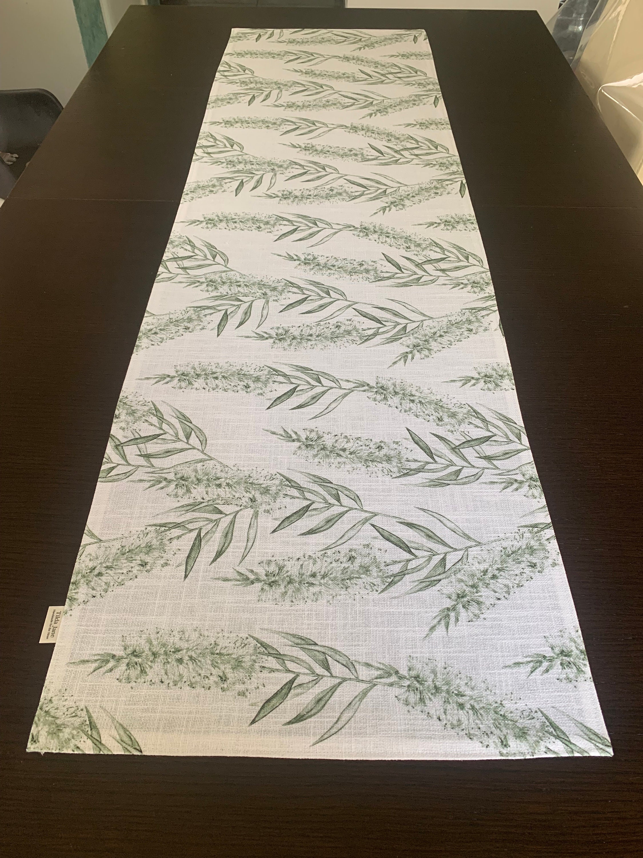 Bottle Brush Table Runner / Australian Native Table Runner / Green Leaf ...