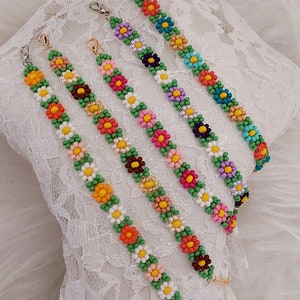 Handmade Daisy Chain Bracelets, Big Size Daisy Flower Bracelet, Beaded ...
