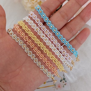 Dainty Handmade Daisy Chain Bracelet, Beaded Bracelets, Flower Beads ...
