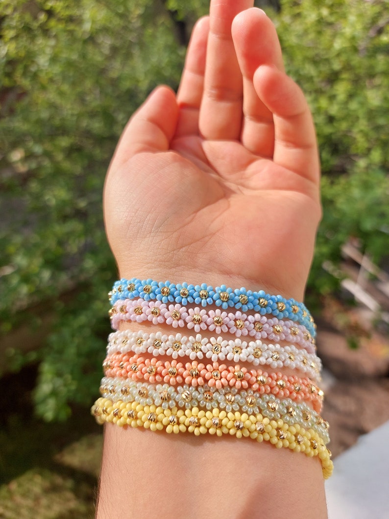 Dainty Handmade Daisy Chain Bracelet, Beaded Bracelets, Flower Beads ...
