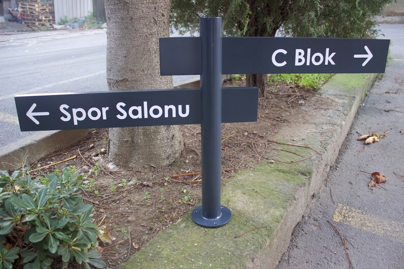 Wayfindig Sign Standing Arrow Signs Customizable Environmental Graphics ...