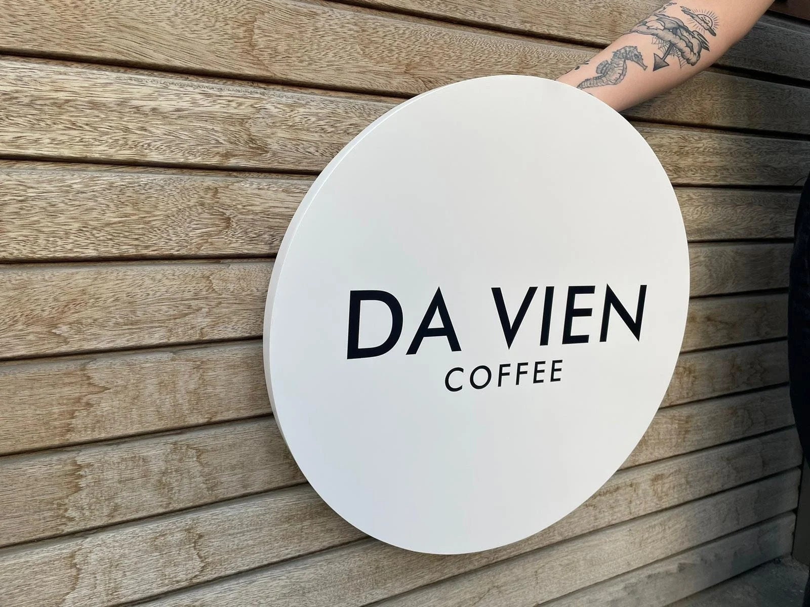 Round One Sided Wall Sign Wall Mounted Round Text Sign Round Welcome ...