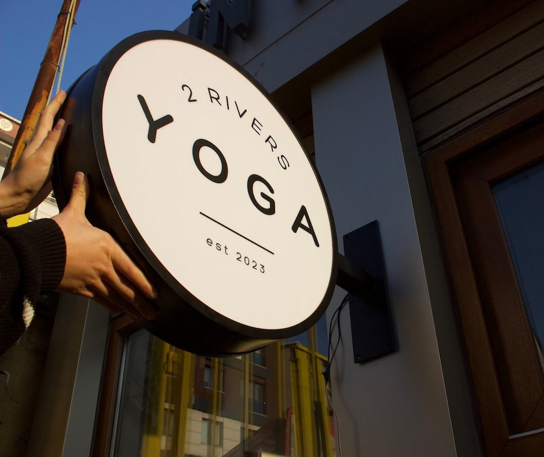 Circle Double Sided Lightbox Sign- Personalized Light up Business Sign ...