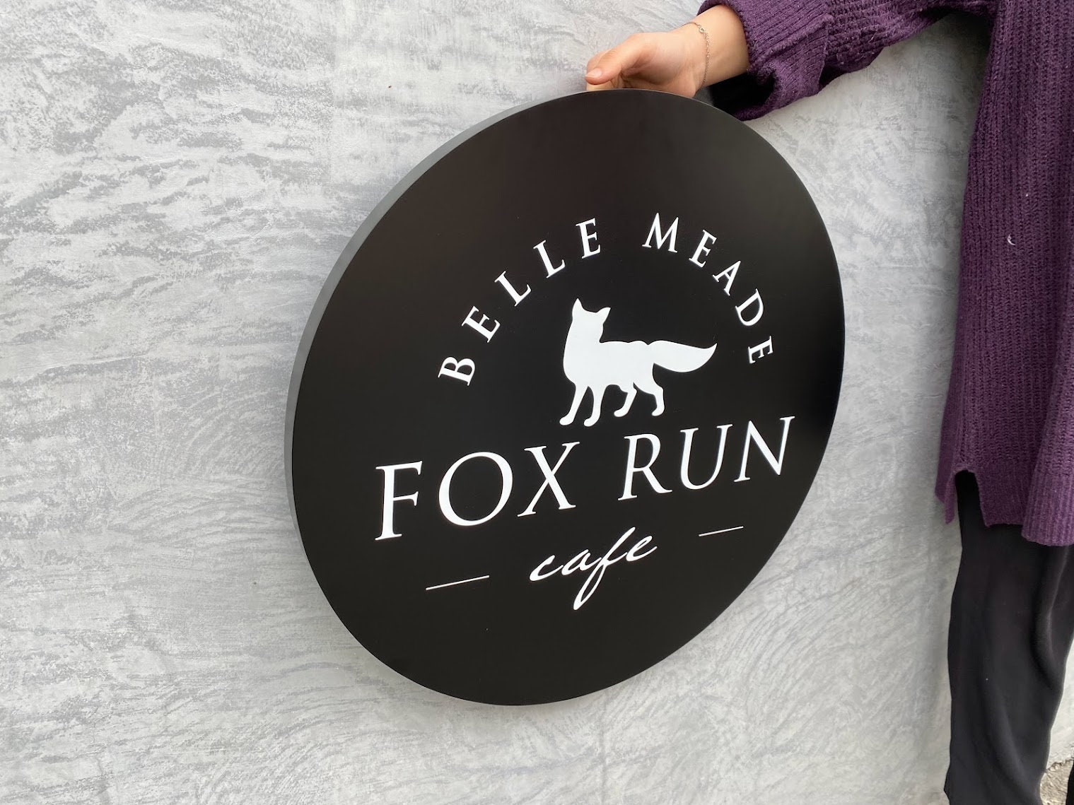 Round One Sided Wall Sign Wall Mounted Round Text Sign Round Welcome ...