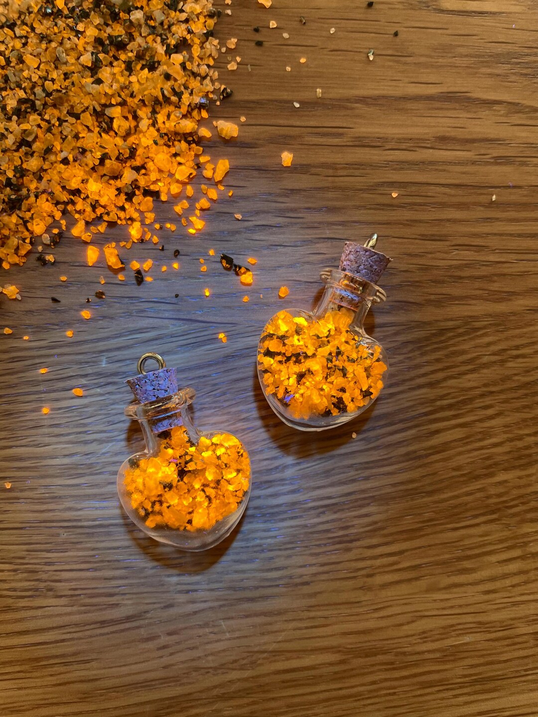 Sodalite Hackmanite Heart From Greenland | UV Reactive | Fluorescent ...